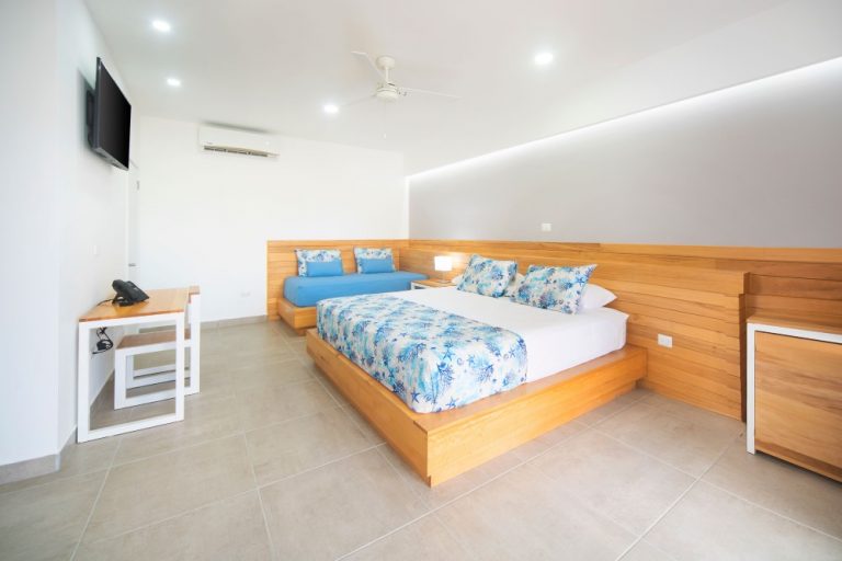 Photos – Naboo Resort – Beach and Diving, West Bay, Roatan